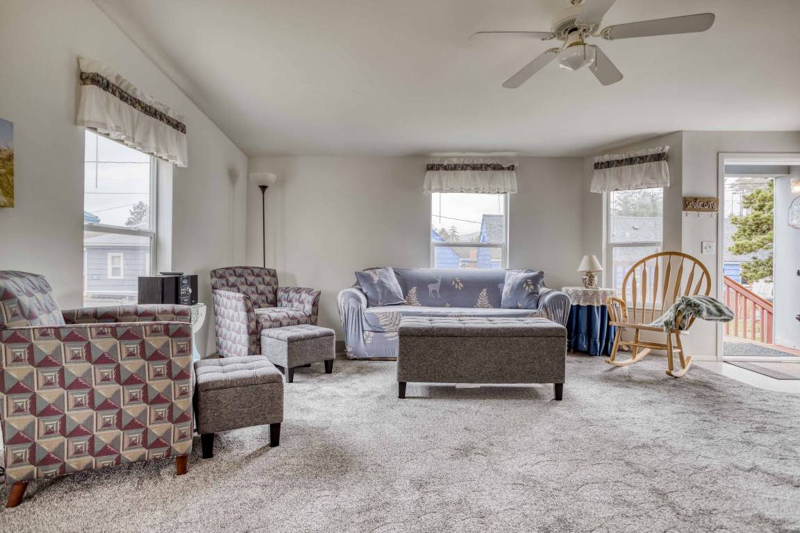 79 M² House ∙ 2 Bedrooms ∙ 6 Guests - Bob Straub State Park, Cloverdale