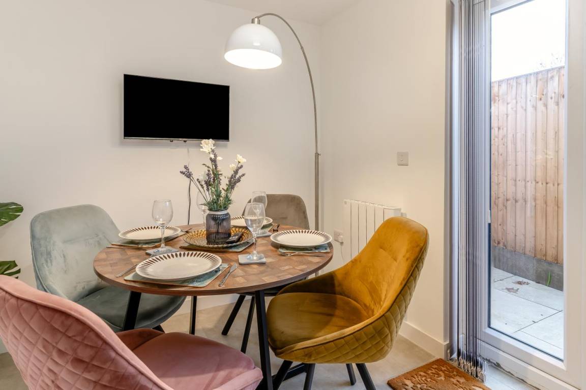 Cottage ∙ 3 Bedrooms ∙ 6 Guests - Newport