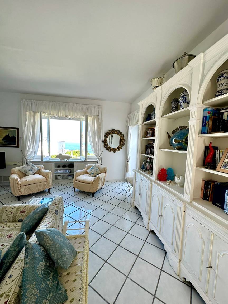 Villa ∙ 4 Bedrooms ∙ 8 Guests - Capri