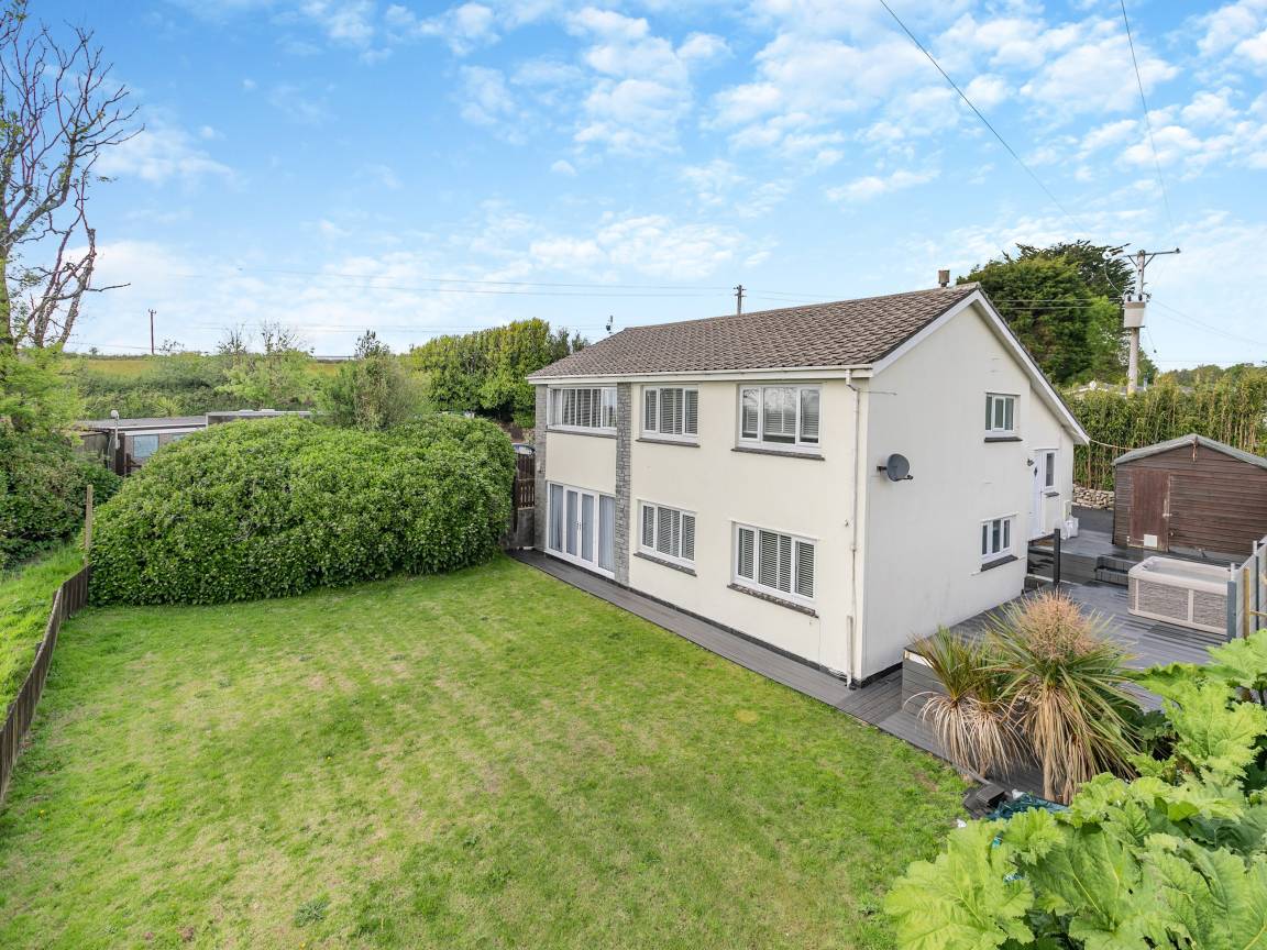 Cottage ∙ 5 Bedrooms ∙ 10 Guests - Troon