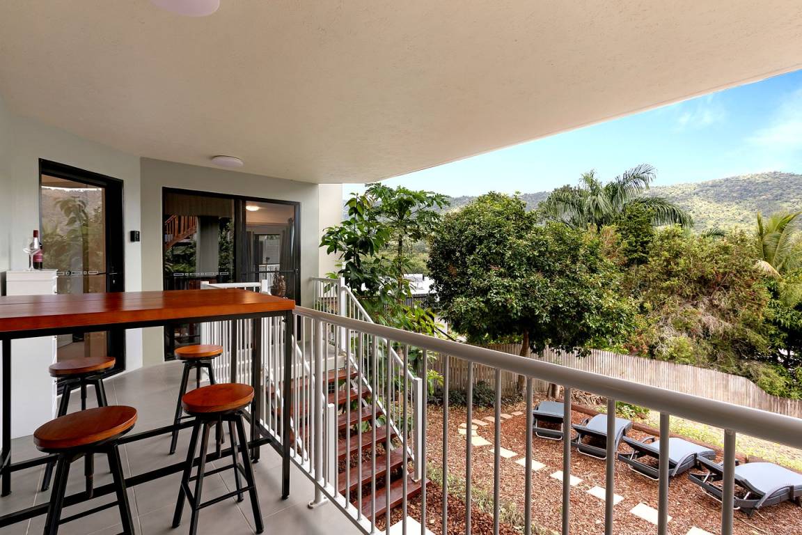 Accommodation ∙ 2 Bedrooms ∙ 4 Guests - Airlie Beach