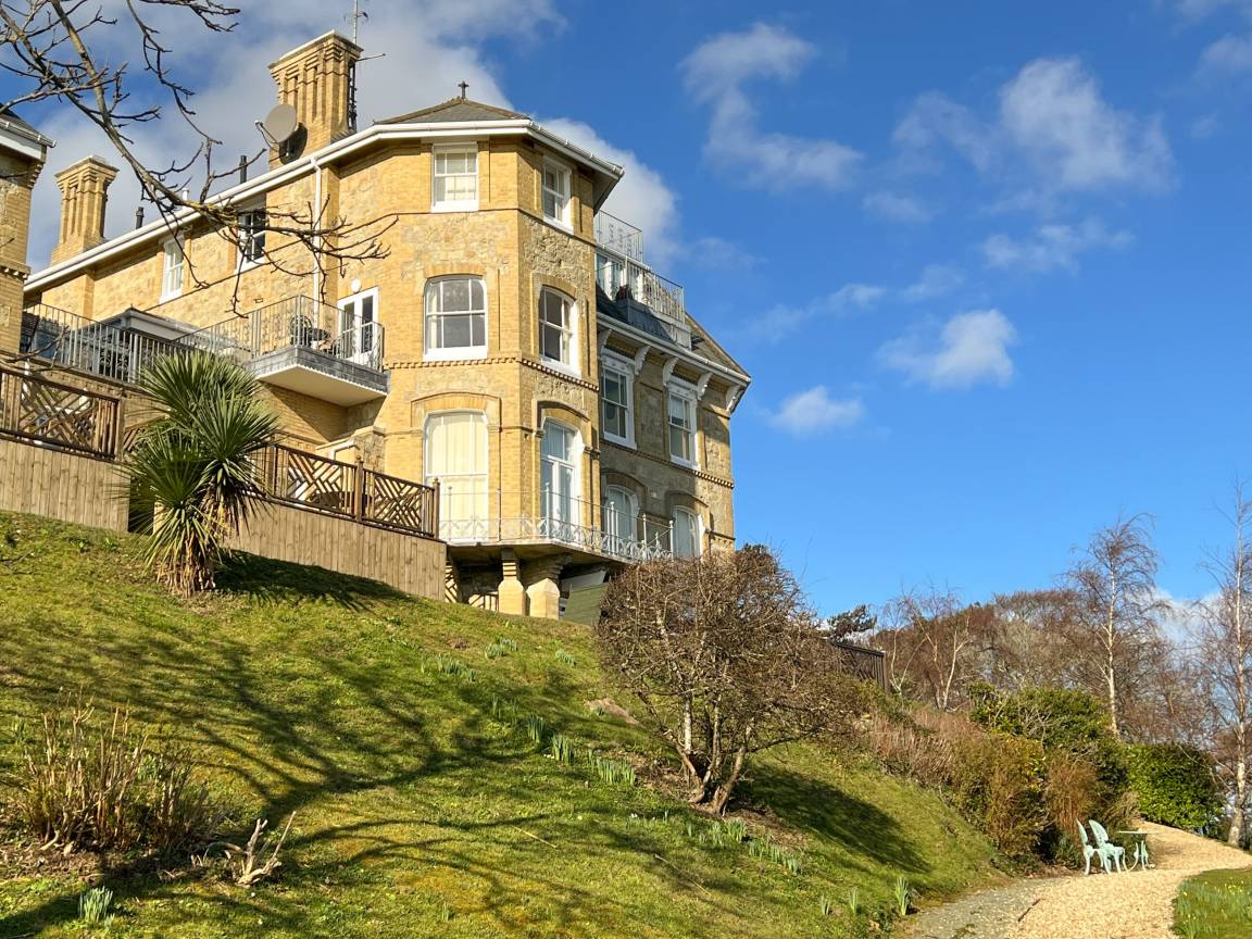 Cottage ∙ 2 Bedrooms ∙ 4 Guests - Shanklin