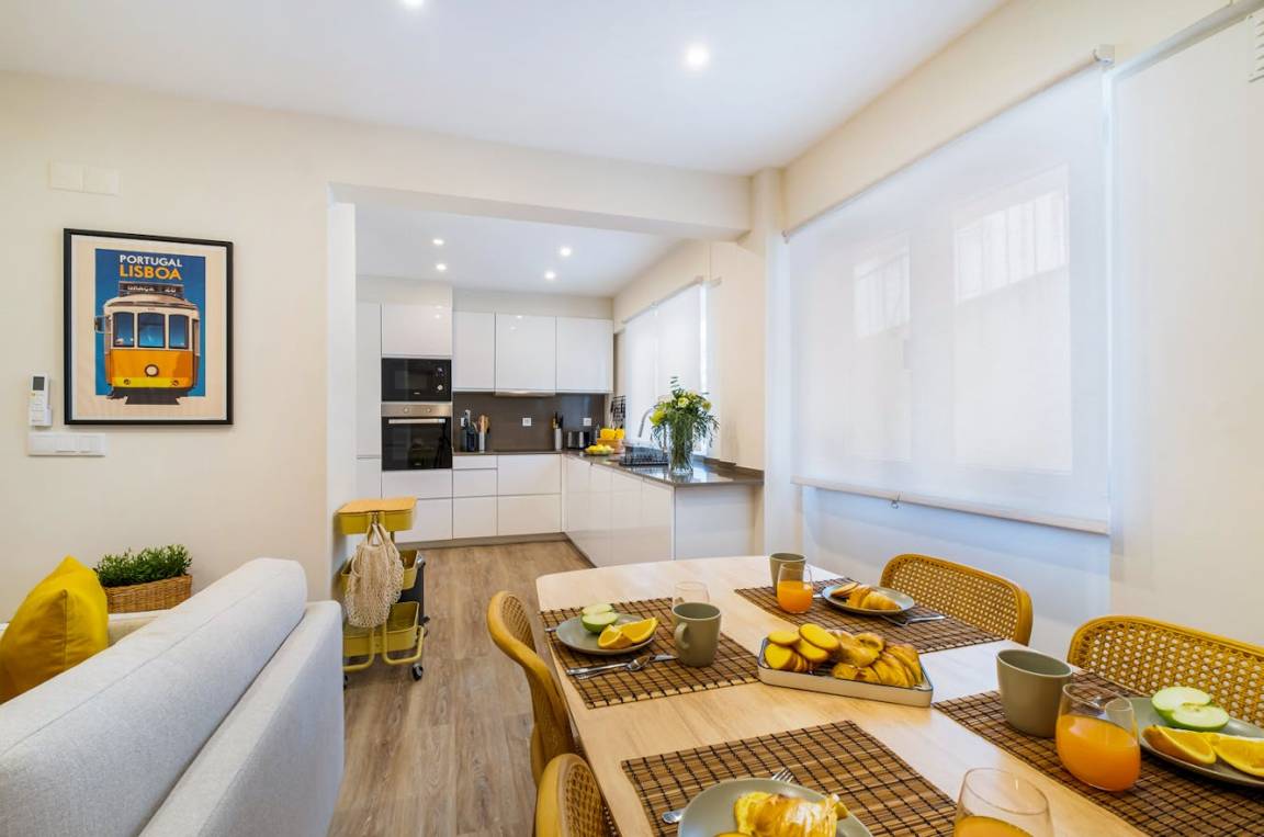 100 M² Appartement ∙ 2 Chambres ∙ 4 Personnes - Estoril