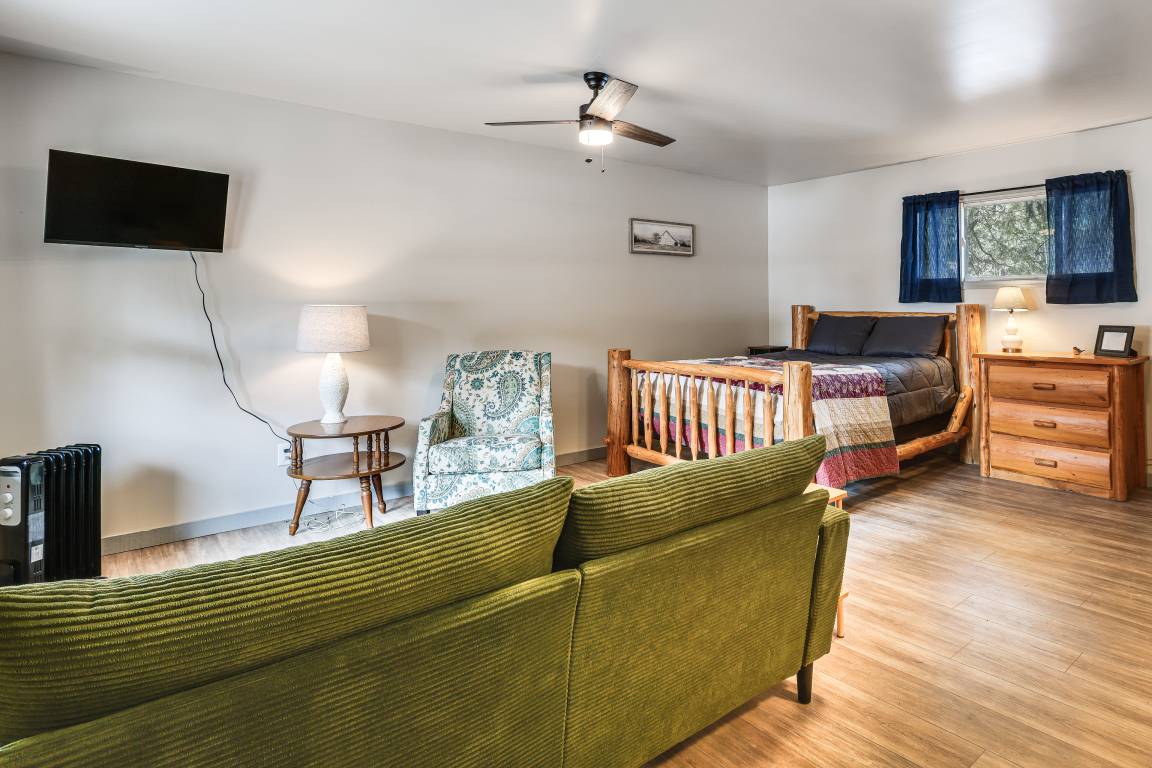 37 M² Apartment ∙ 2 Guests - Schroon Lake, NY