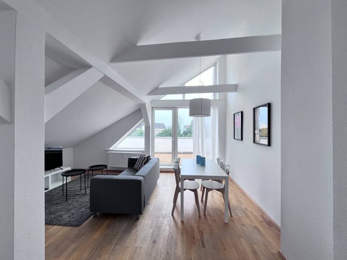 100 M² Apartment ∙ 2 Bedrooms ∙ 4 Guests - Berlin