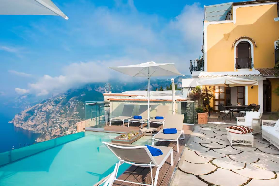 250 M² Villa ∙ 5 Bedrooms ∙ 10 Guests - Positano