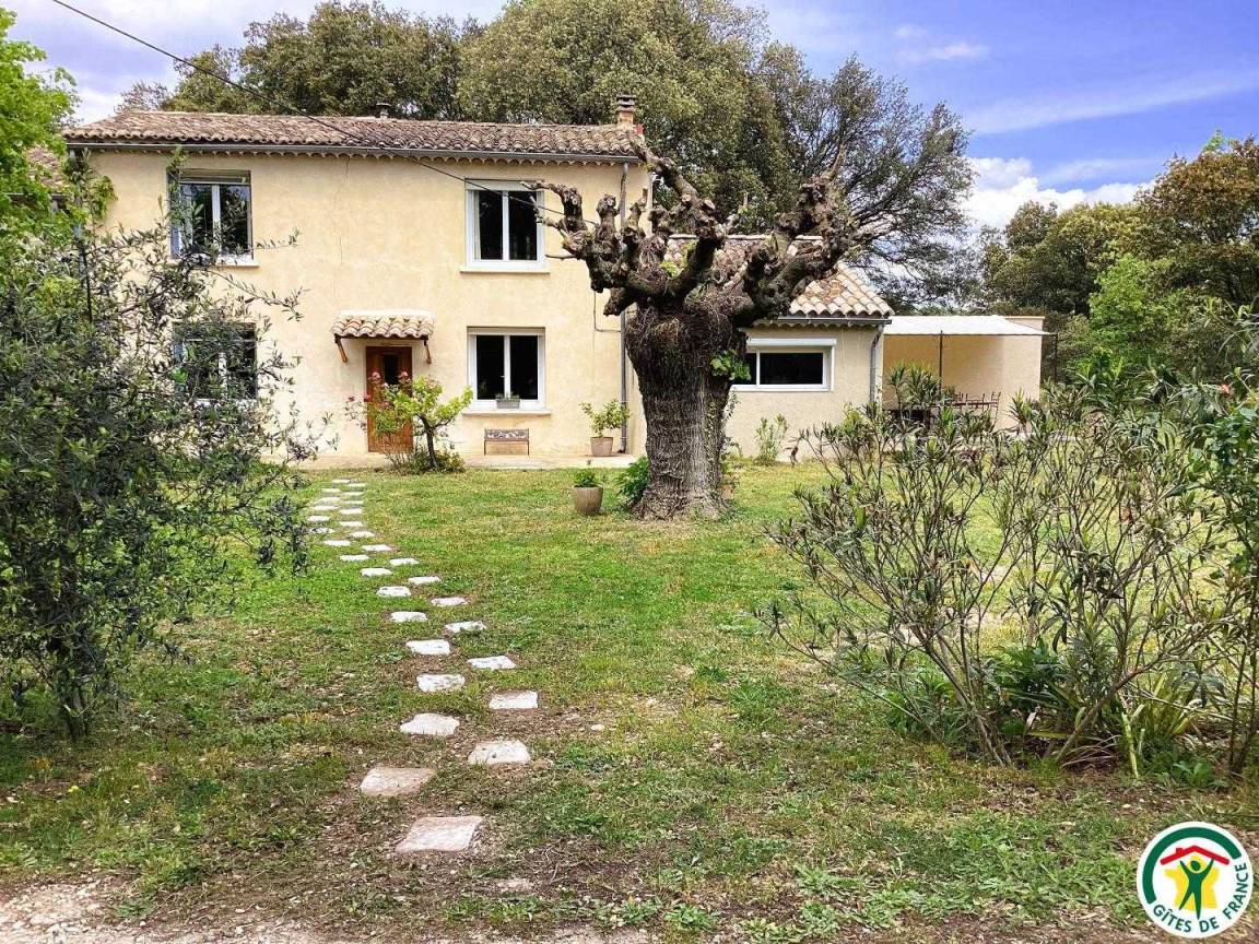 Gîte ∙ 2 Chambres ∙ 6 Personnes - Suze-la-Rousse
