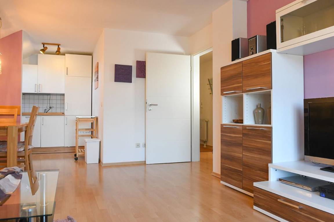 60 M² Ferienwohnung ∙ 3 Schlafzimmer ∙ 6 Gäste - Viechtach