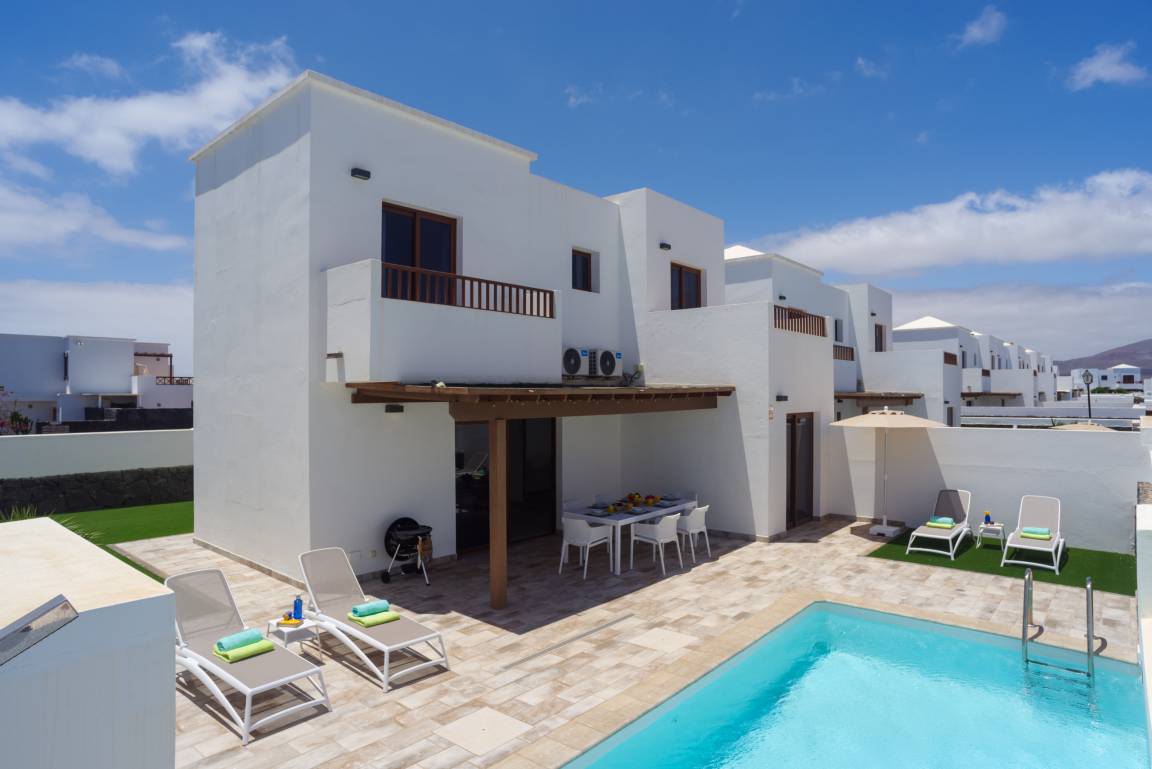 139 M² Villa ∙ 3 Bedrooms ∙ 6 Guests - Playa Blanca