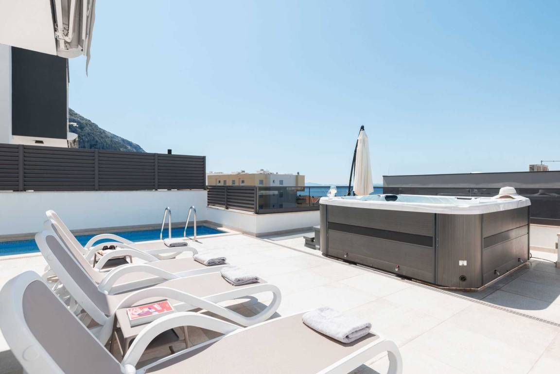 180 M² Villa ∙ 3 Schlafzimmer ∙ 6 Gäste - Makarska