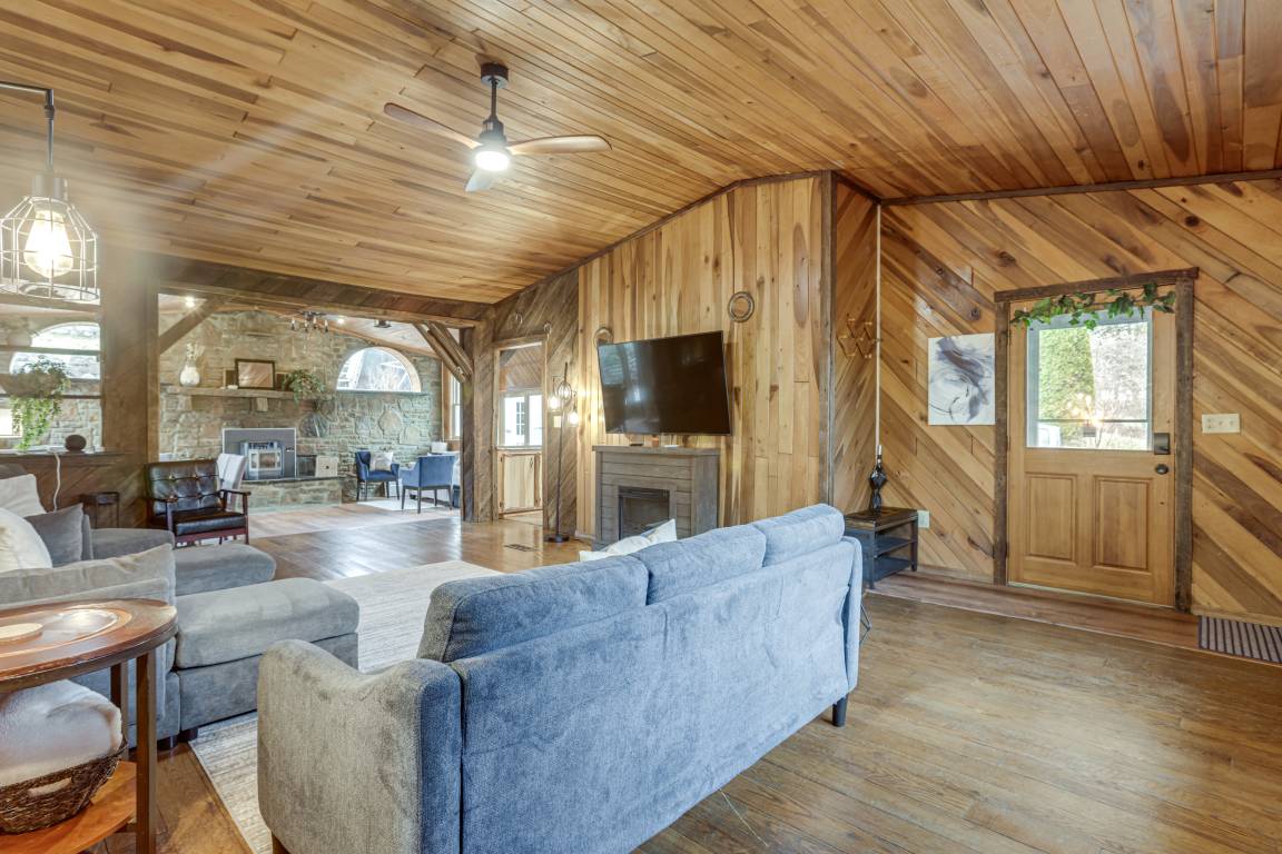 176 M² House ∙ 3 Bedrooms ∙ 8 Guests - Donegal, PA