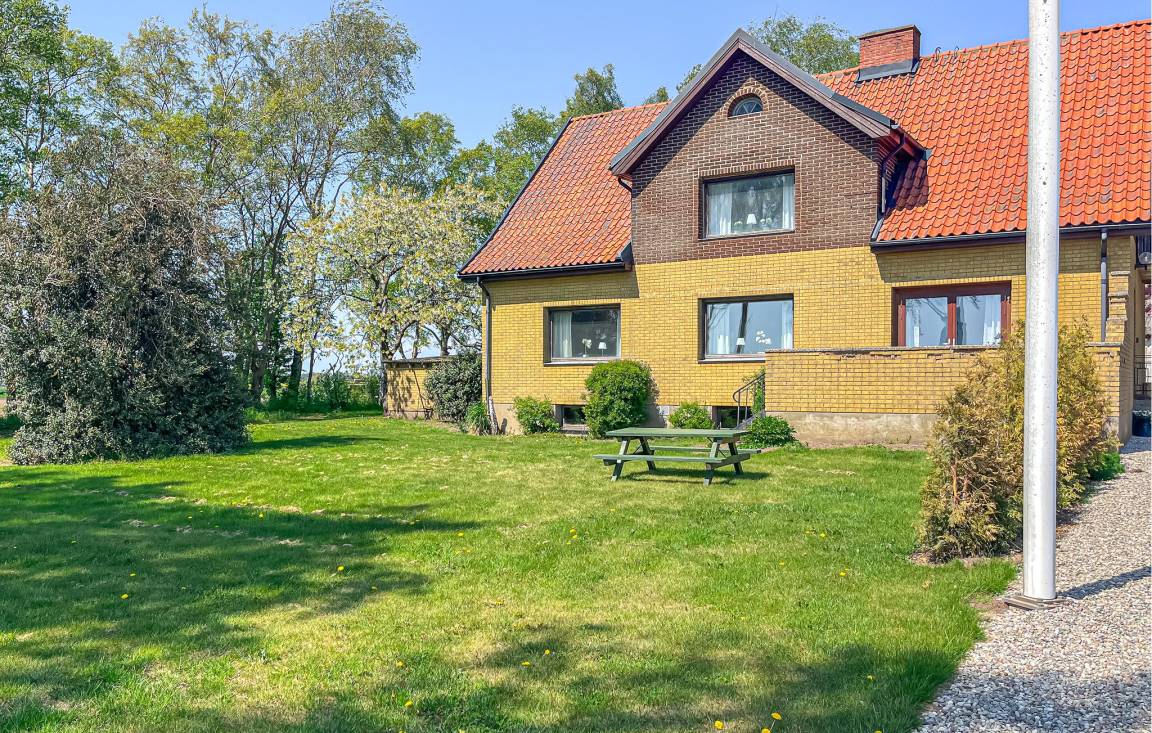 150 M² Lanthus ∙ 4 Sovrum ∙ 6 Gäster - Ystad