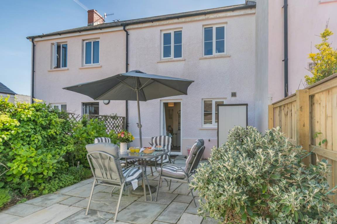 Cottage ∙ 2 Bedrooms ∙ 4 Guests - Little Haven