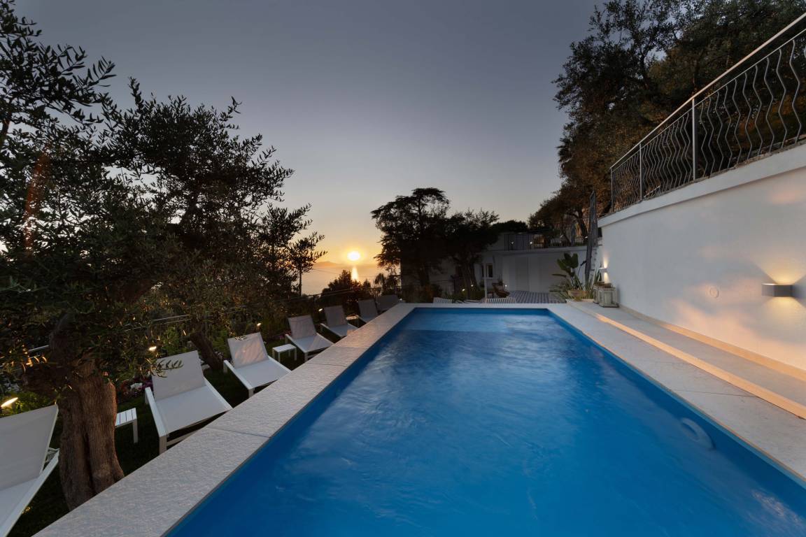 285 M² Villa Vacanza ∙ 5 Camere Da Letto ∙ 12 Ospiti - Isola di Capri