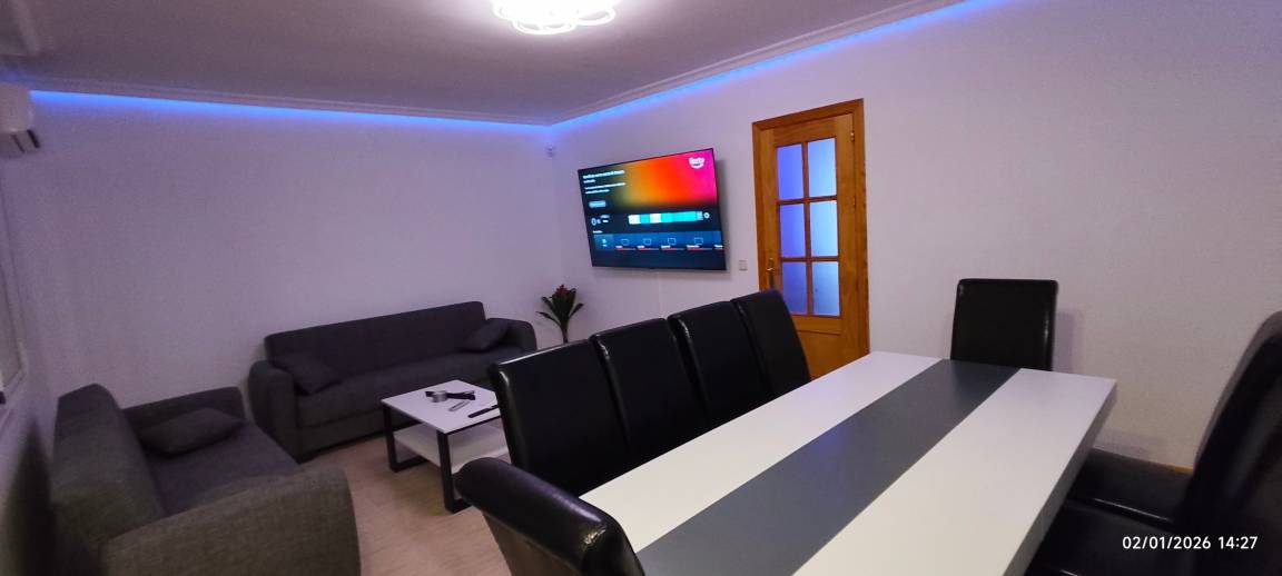 200 M² Casa ∙ 4 Habitaciones ∙ 8 Huéspedes - Arganda del Rey