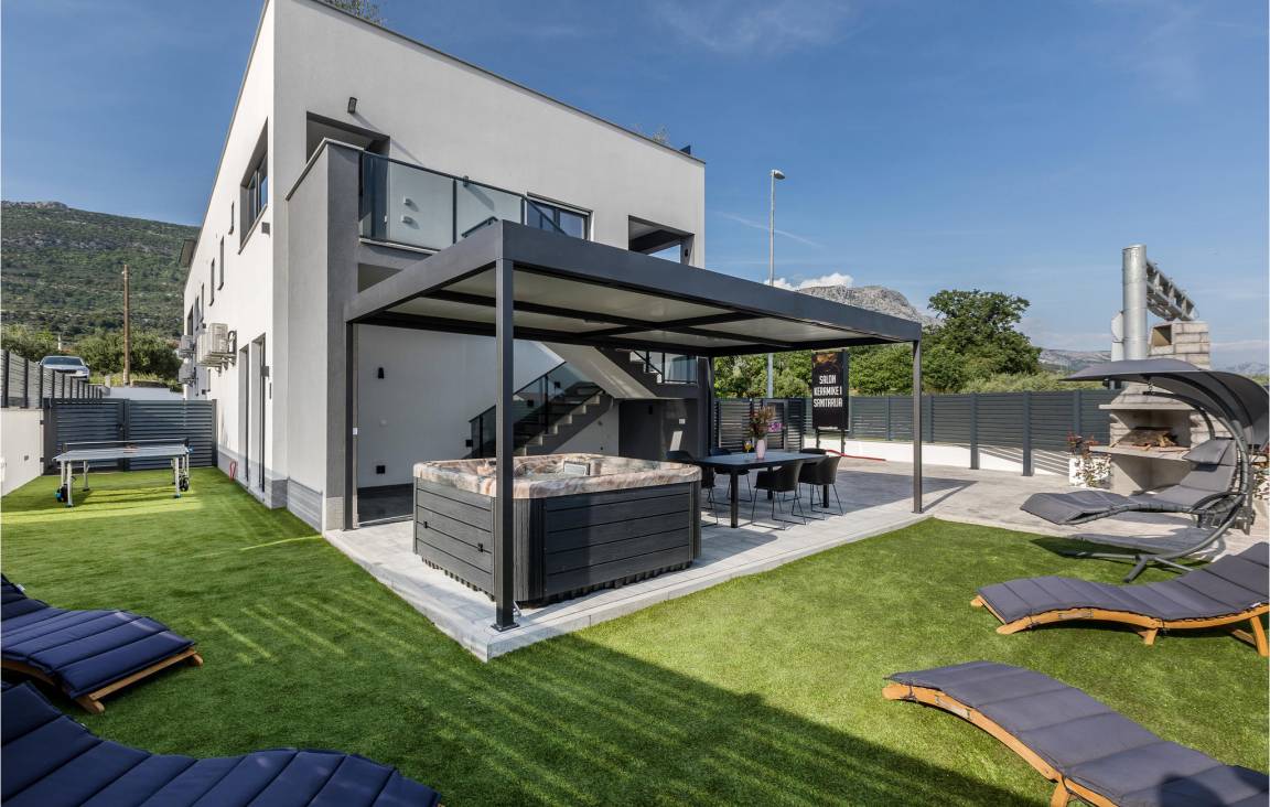 75 M² Appartement ∙ 3 Slaapkamers ∙ 6 Gasten - Split