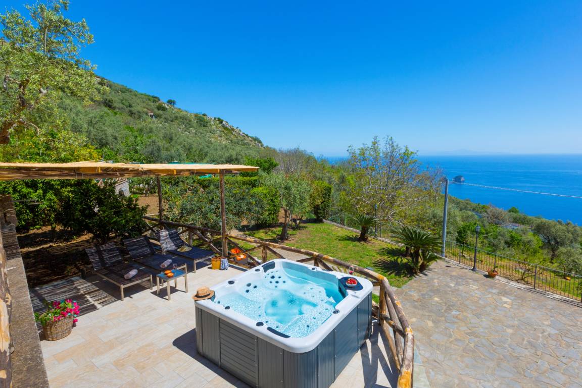 120 M² Villa ∙ 2 Bedrooms ∙ 4 Guests - Massa Lubrense