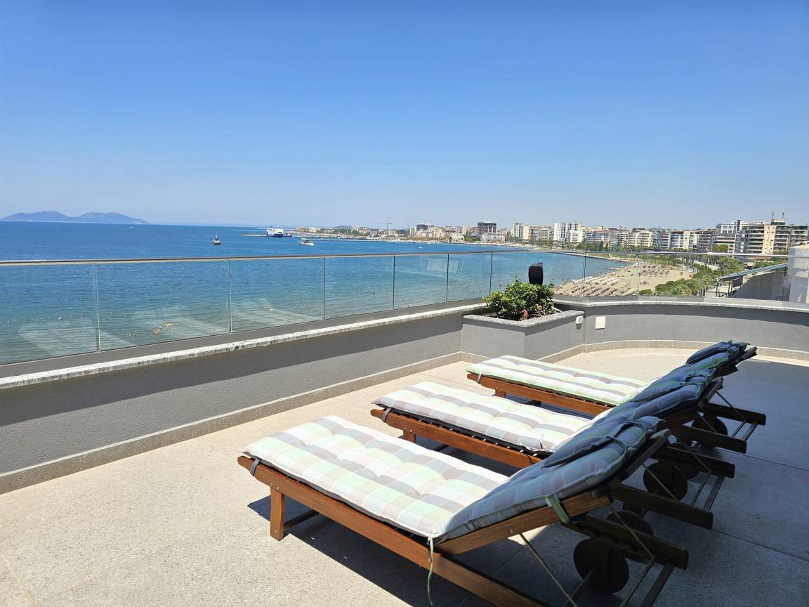 350 M² Ferienhaus ∙ 3 Schlafzimmer ∙ 8 Gäste - Vlora
