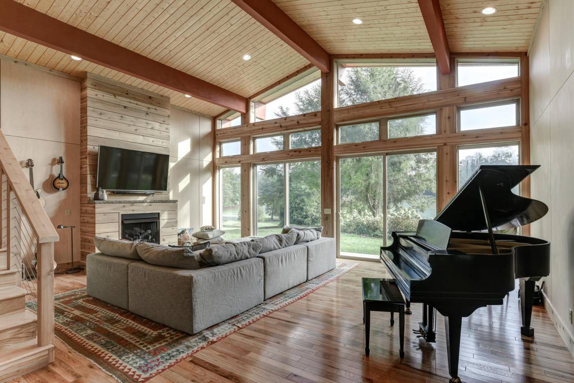 Peaceful Getaway With Golf Course Views & Hot Tub! - Mountain Home, NC