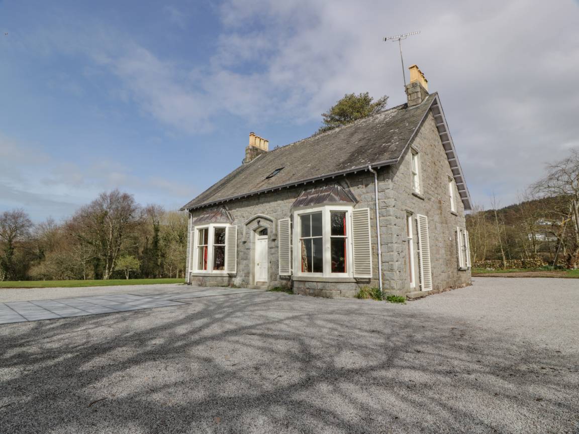Cottage ∙ 4 Bedrooms ∙ 8 Guests - Kippford