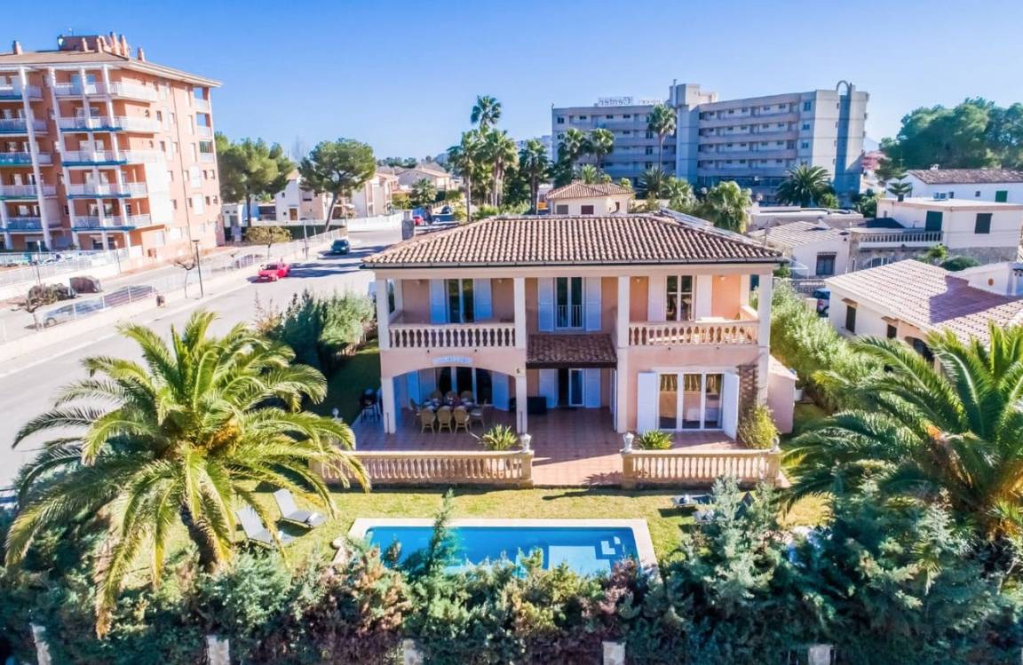 277 M² Villa ∙ 4 Bedrooms ∙ 8 Guests - Alcúdia