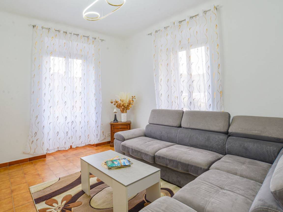 90 M² Huoneisto ∙ 2 Makuuhuonetta ∙ 6 Vierasta - Bergeggi