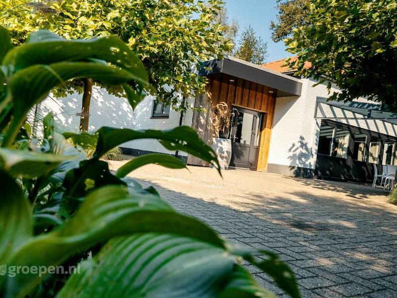 Huis ∙ 6 Slaapkamers ∙ 14 Gasten - Vriezenveen