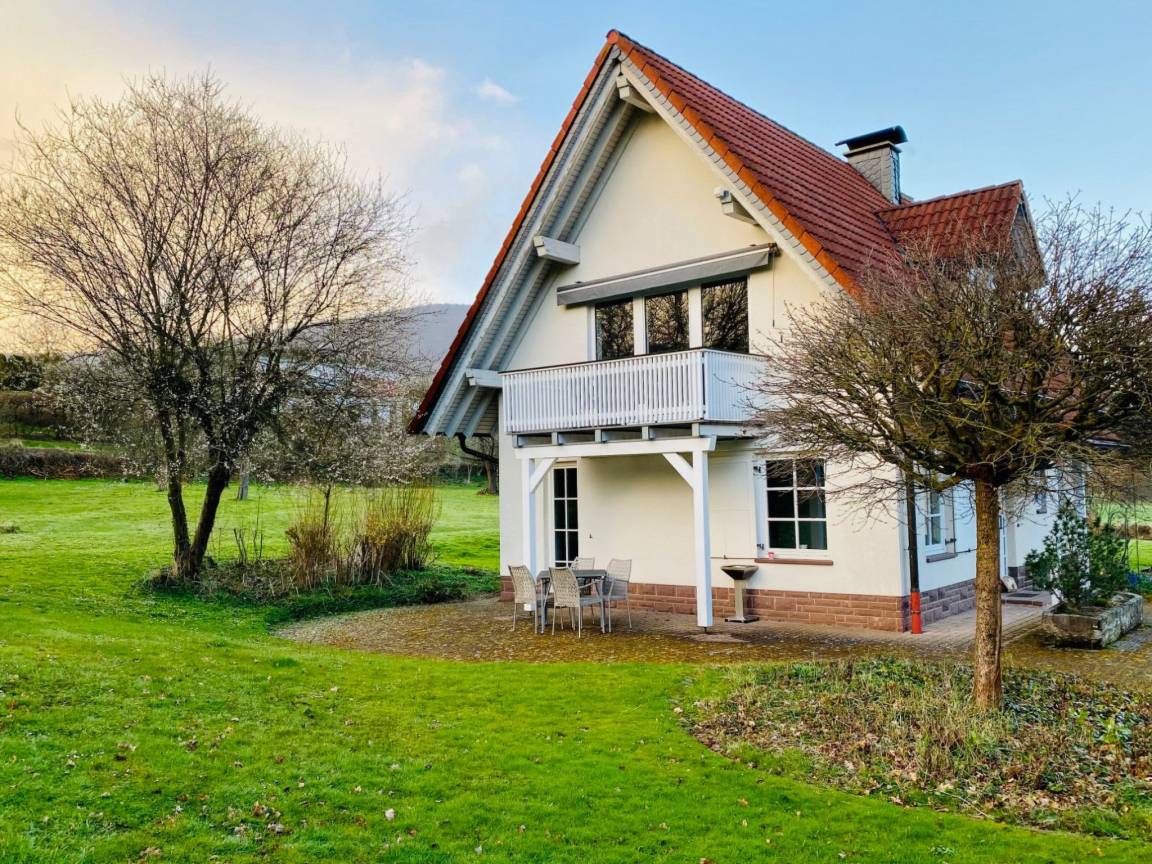 90 M² Ferienhaus ∙ 1 Schlafzimmer ∙ 4 Gäste - Bad Wildungen