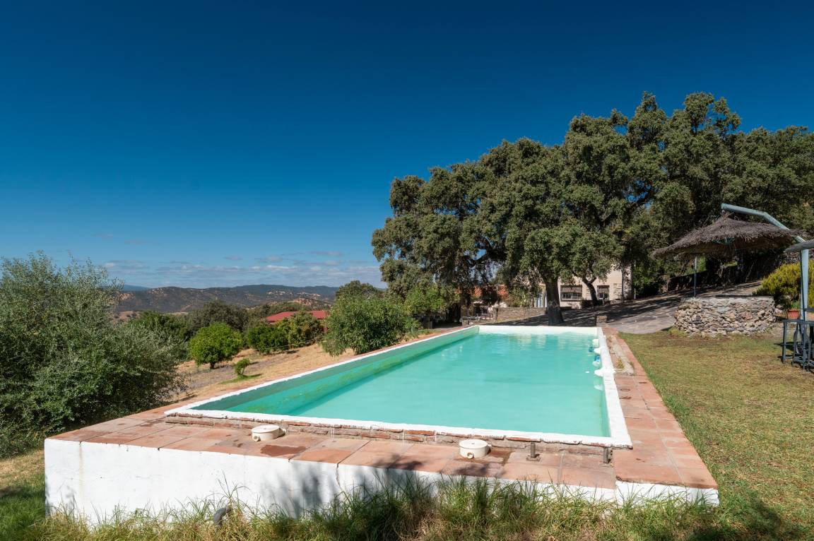 200 M² Casa ∙ 7 Habitaciones ∙ 16 Huéspedes - Fuentes de León