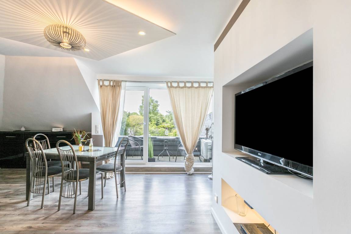 65 M² Ferienwohnung ∙ 1 Schlafzimmer ∙ 4 Gäste - Heide