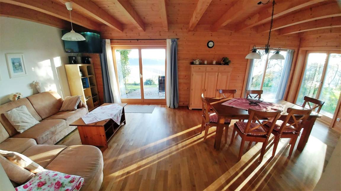 100 M² Apartment ∙ 3 Bedrooms ∙ 6 Guests - Traunreut