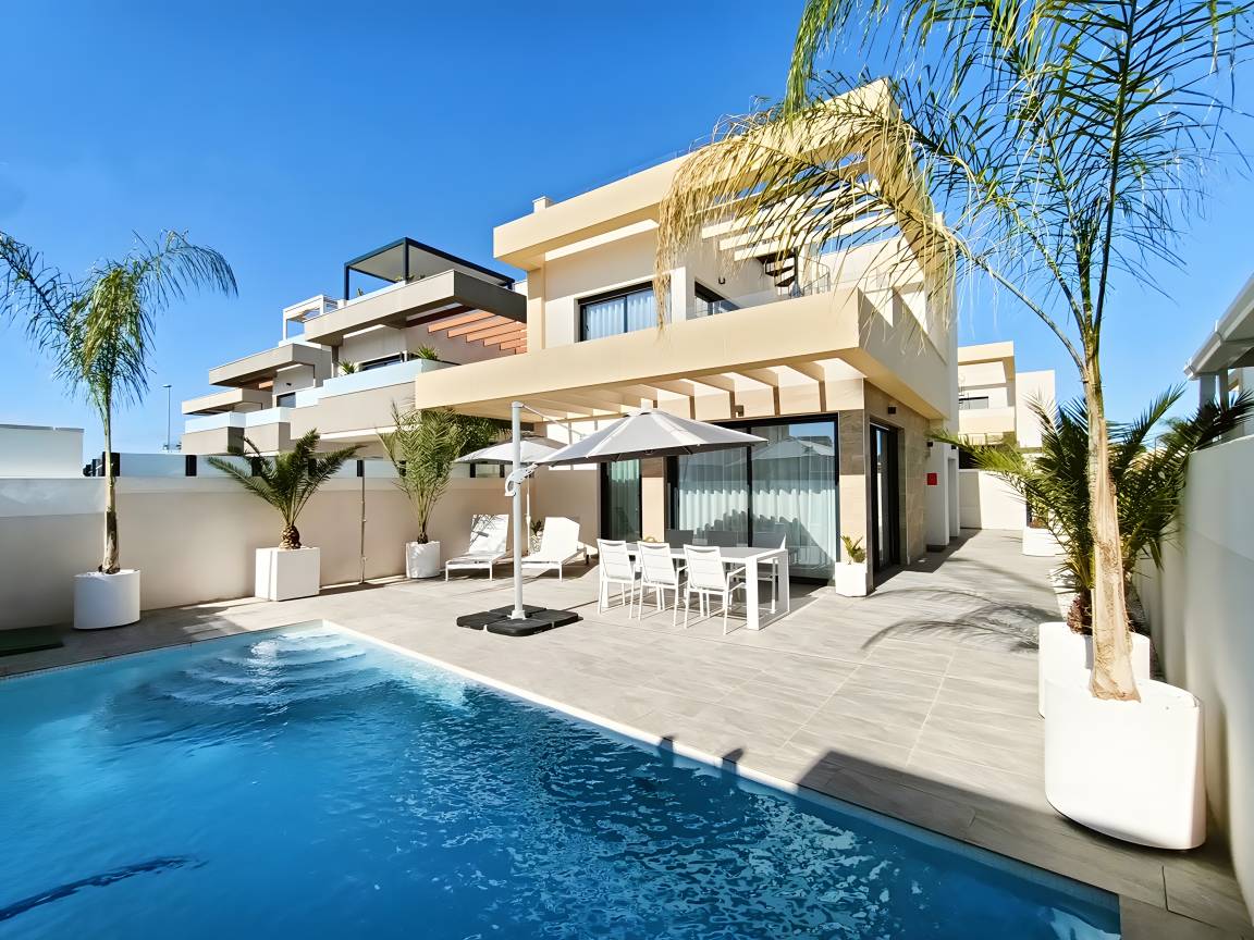 120 M² House ∙ 3 Bedrooms ∙ 6 Guests - Dolores, Spain