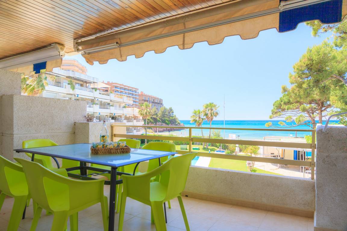 75 M² Apartamento ∙ 2 Habitaciones ∙ 6 Huéspedes - Salou
