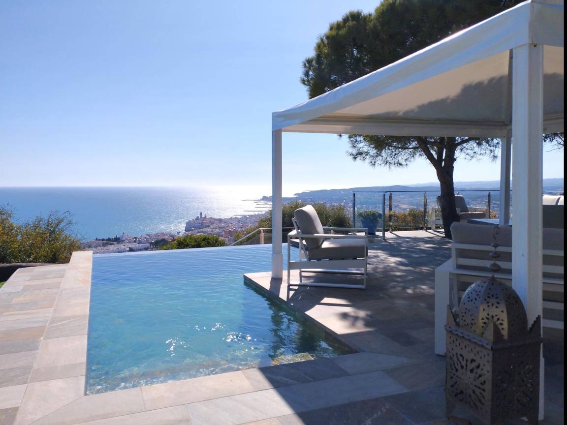 425 M² Villa ∙ 6 Bedrooms ∙ 12 Guests - Sitges