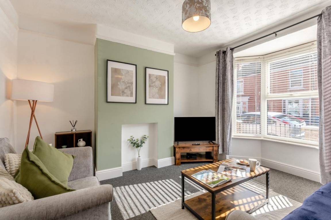 Cottage ∙ 3 Bedrooms ∙ 4 Guests - Lincoln