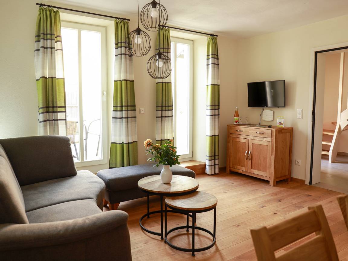 52 M² Ferienwohnung ∙ 2 Schlafzimmer ∙ 4 Gäste - Iphofen