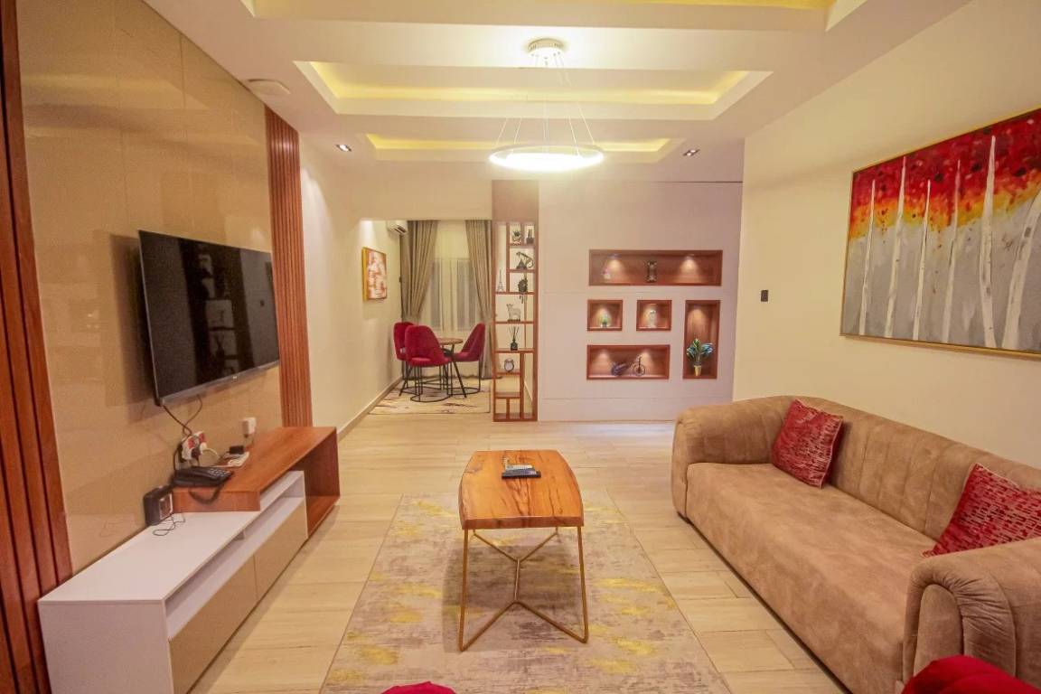75 M² Apartment ∙ 2 Bedrooms ∙ 4 Guests - Benin City