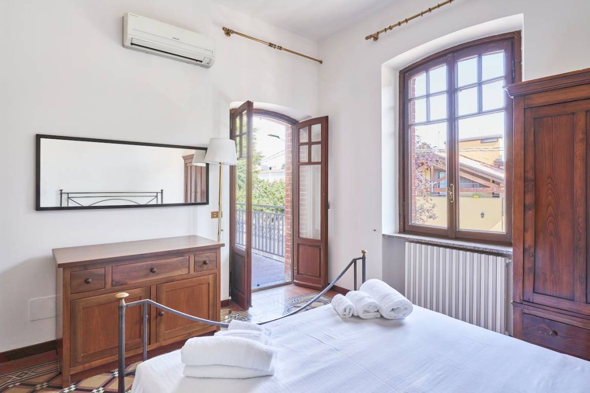200 M² Accommodation ∙ 2 Bedrooms ∙ 4 Guests - Saronno