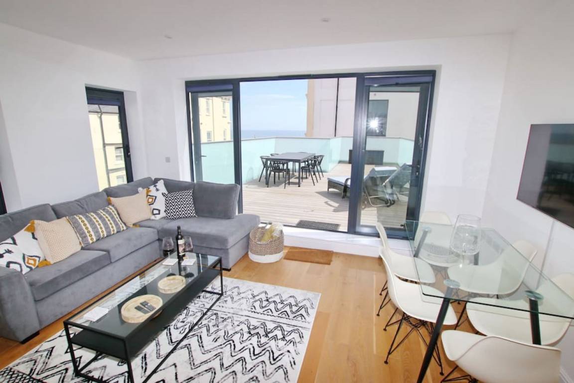 House ∙ 3 Bedrooms ∙ 8 Guests - Worthing Beach