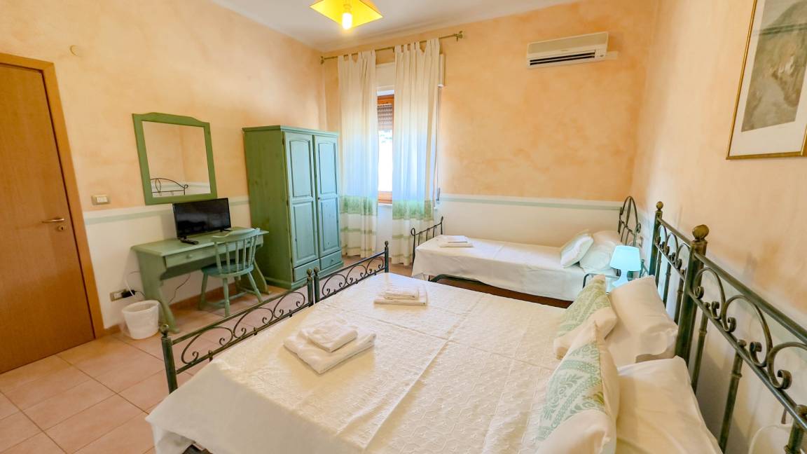 22 M² Appartement ∙ 1 Slaapkamer ∙ 3 Gasten - Bosa