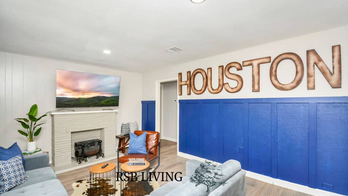 House ∙ 5 Bedrooms ∙ 16 Guests - Fresno, TX