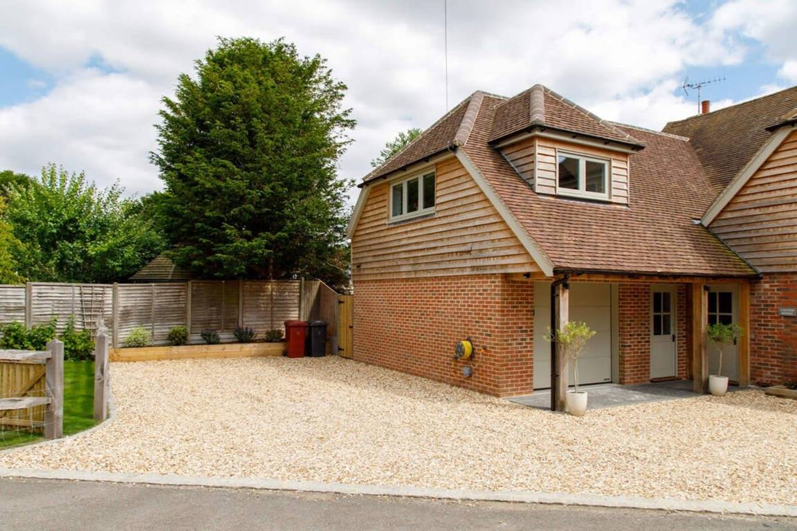 House ∙ 2 Bedrooms ∙ 4 Guests - Emsworth