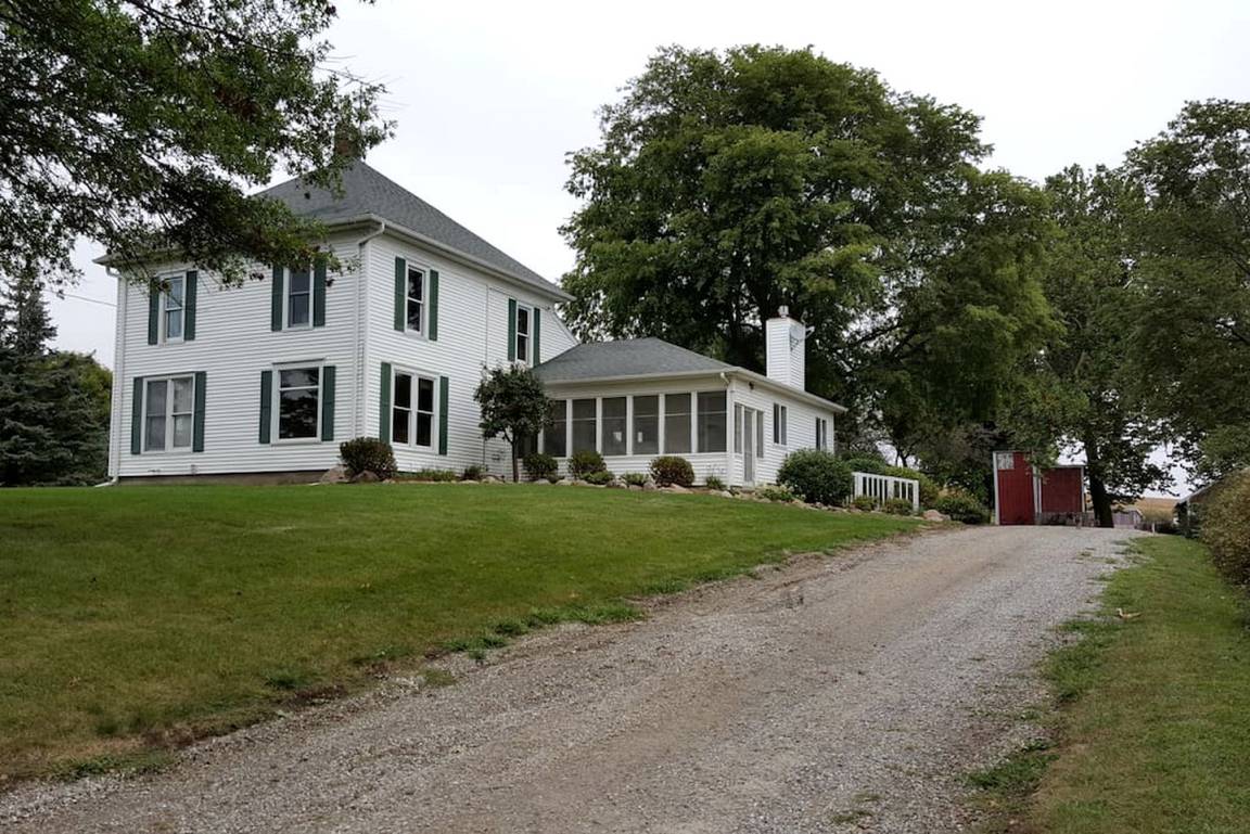 Lodge ∙ 1 Bedroom ∙ 4 Guests - Iowa