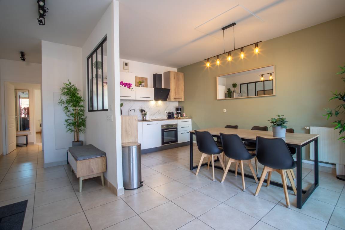 85 M² Apartment ∙ 3 Bedrooms ∙ 6 Guests - Saint-Étienne