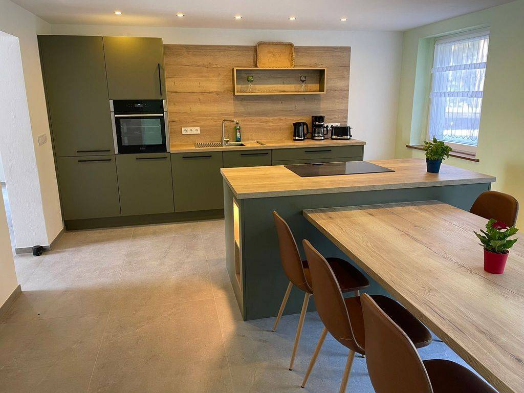 101 M² Ferienhaus ∙ 3 Schlafzimmer ∙ 10 Gäste - Hoyerswerda