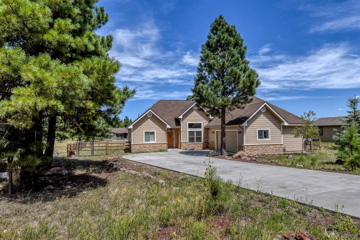 House ∙ 3 Bedrooms ∙ 10 Guests - Williams, AZ