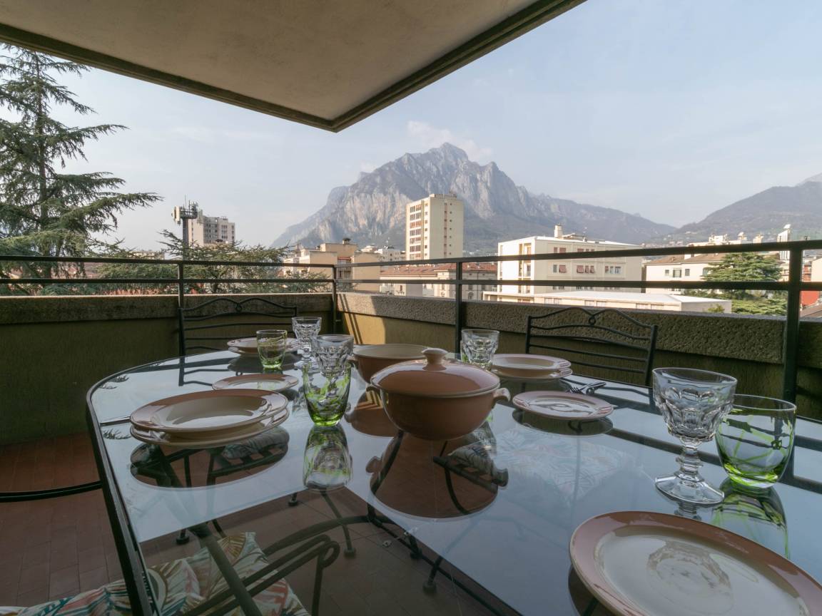92 M² Ferienwohnung ∙ 2 Schlafzimmer ∙ 6 Gäste - Lecco