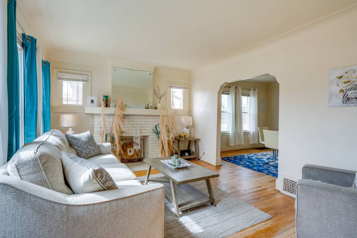214 M² Apartment ∙ 3 Bedrooms ∙ 6 Guests - Dearborn, MI