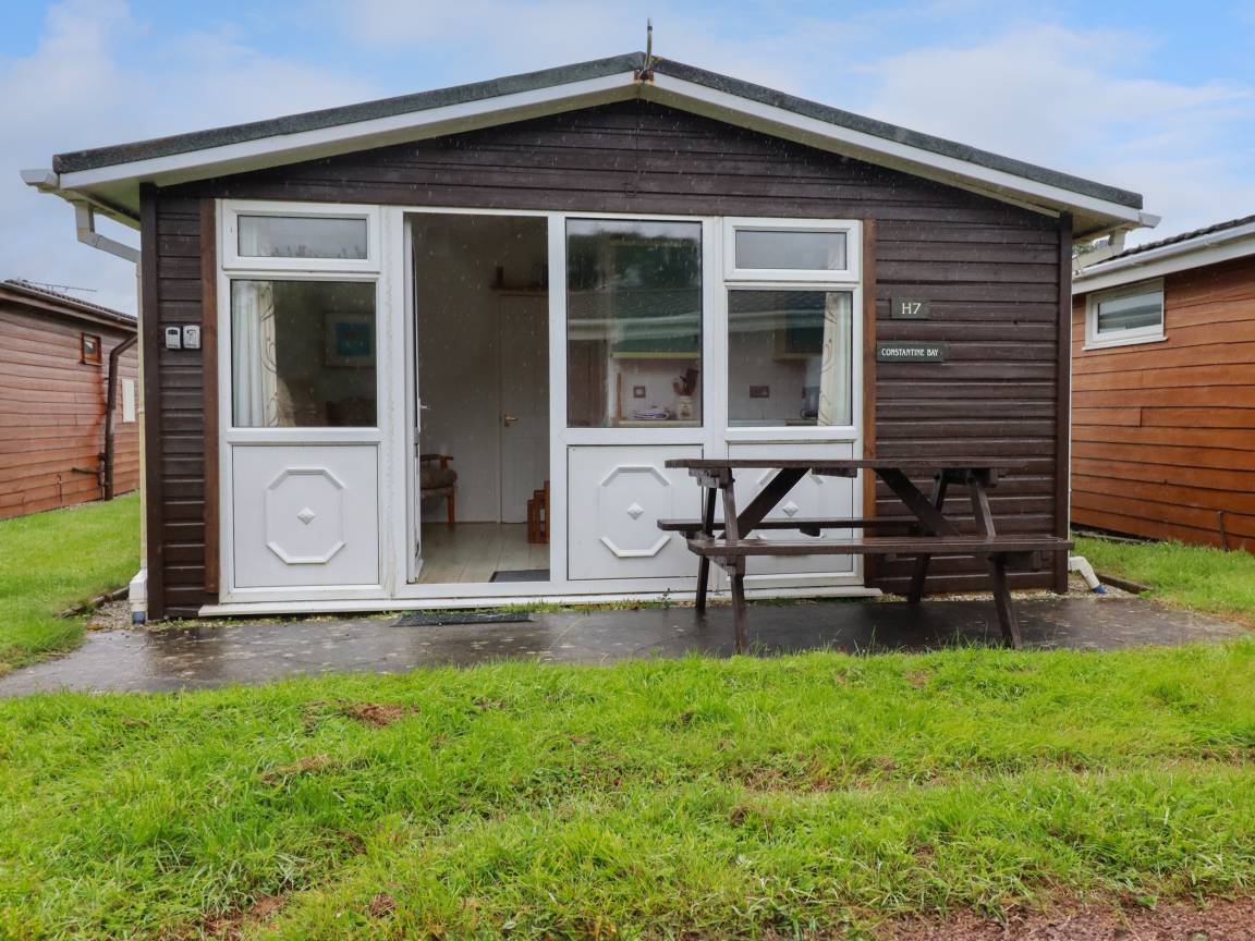 Cottage ∙ 2 Bedrooms ∙ 4 Guests - Constantine Bay