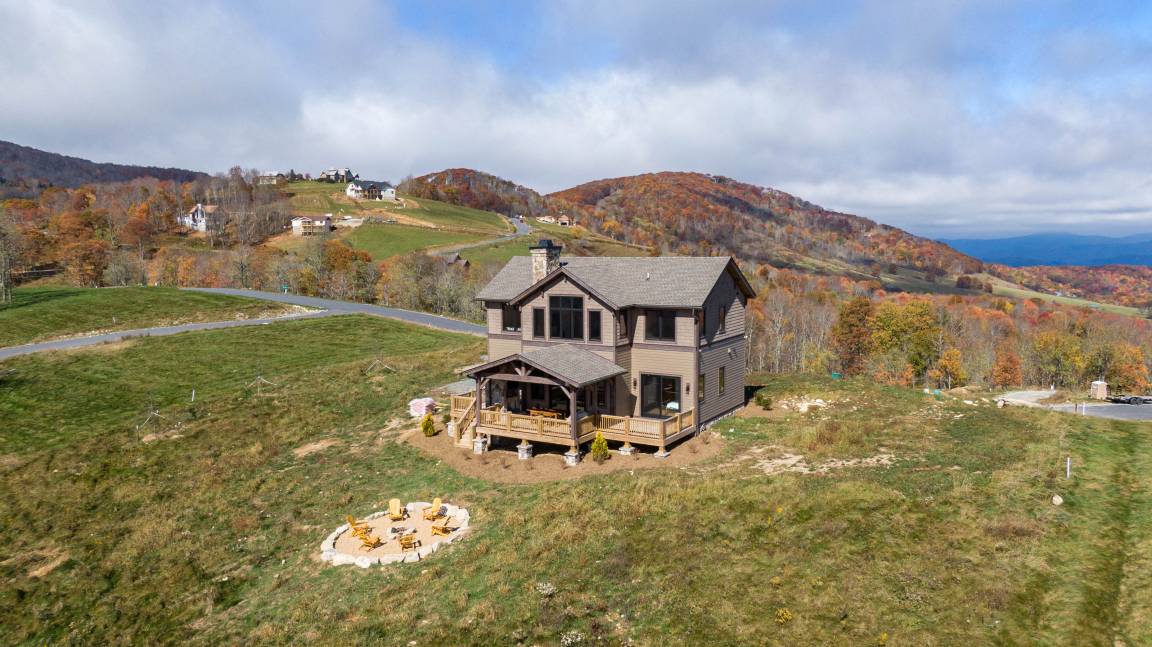 Cabin ∙ 4 Bedrooms ∙ 12 Guests - Banner Elk, NC